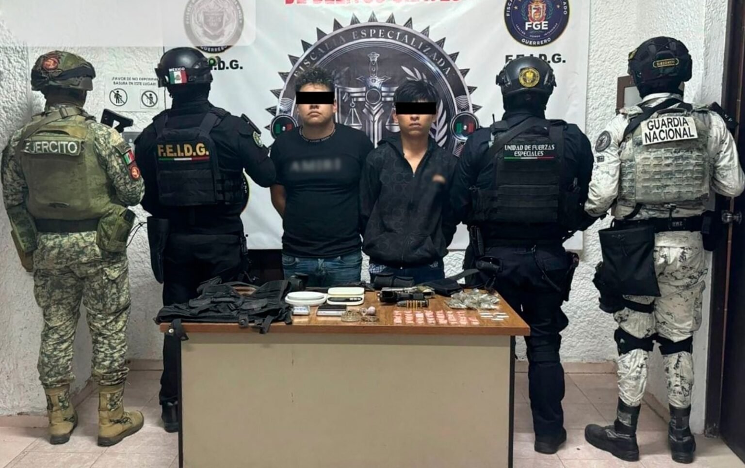 Detienen A Dos Hombres Con Armas De Fuego Y Droga Plaza Juarez 8157